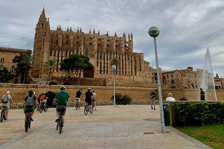 Palma - Local Travel Information and City Guide